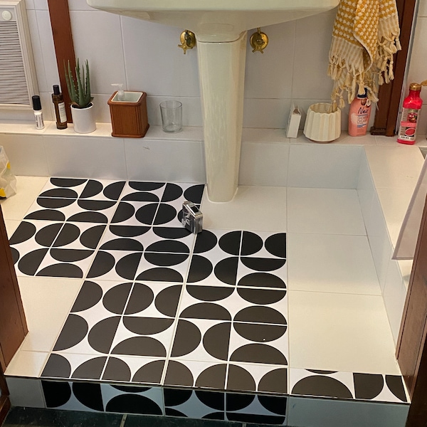 Black & White Modern Circles Pattern Tile Stickers, Suitable Wall and ...
