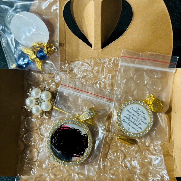 Wedding Bouquet Photo Memorial Memory Charm, Gold Pearl Pin to Attach ...