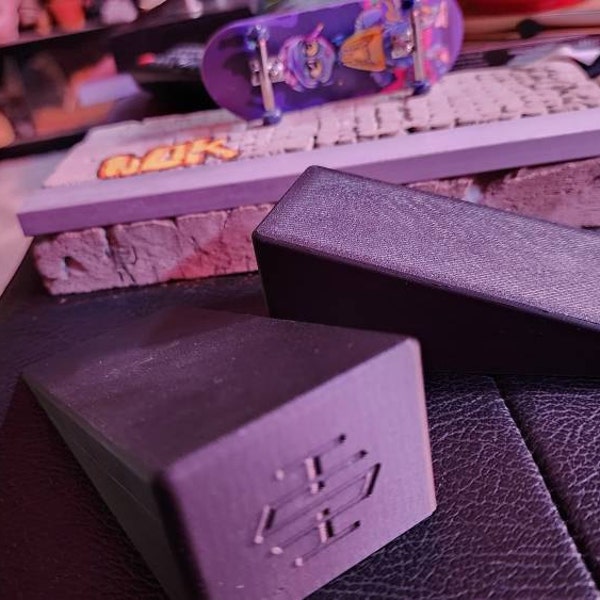 Mini Fingerboard Stand! for Vertical and Horizontal Display - 1 Stand ...