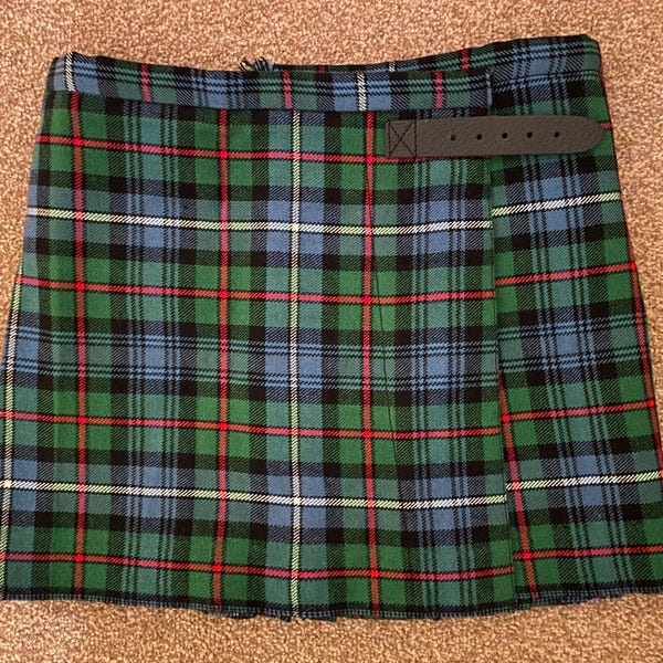 Cameron Erracht Modern Tartan Kilt - 16 Oz 8 Yard Scottish Highland ...