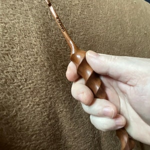 Chess Ergonomic Wood Crochet Hooks, Sizes 1m to 10mm, Ethically ...