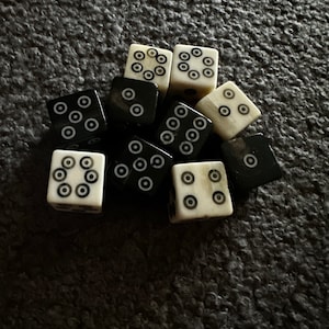 UNIQUE Pip Design Large Medieval Bone Dice Set qty 5 Mat Cauthon's Dice ...