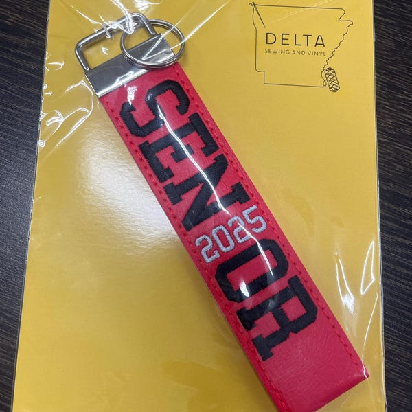 Senior Wristlet Keychain, Class of 2026 Keychain, High School Senior ...