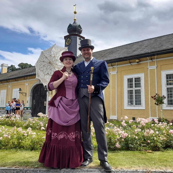 Floral Wave Border From Reception Gown of Mary Leduc - Machine ...
