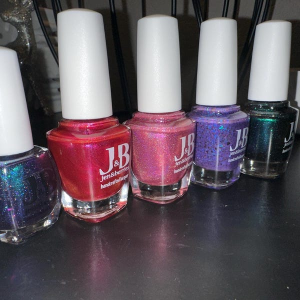 Queen B Borg Queen Jen & Berries Star Trek Villains Nail Polish Black ...