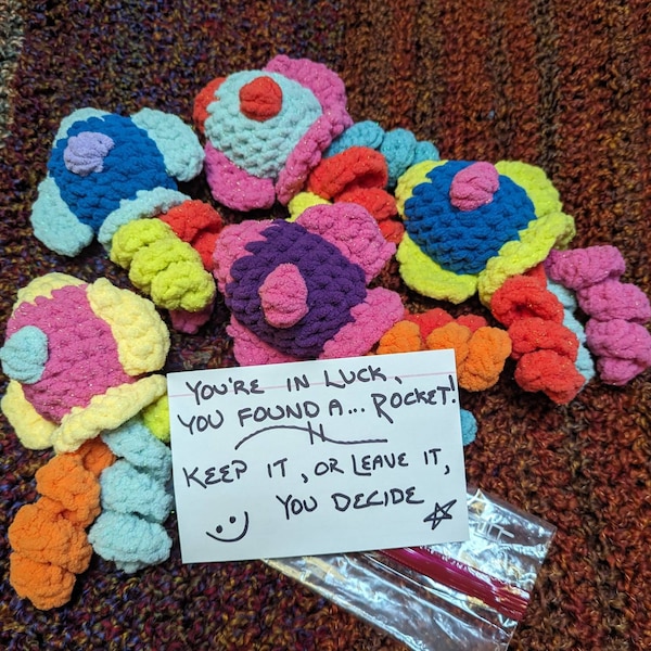 Mini Rocket Ship, No Sew CROCHET PATTERN, to the Moon, Crochet Rocket ...