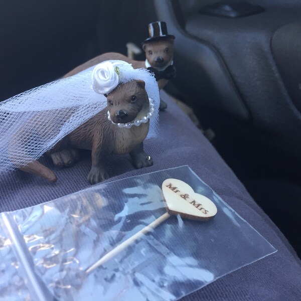 River Otter Wedding Cake Topper, Bride-groom-animal-wooden Raft-water ...