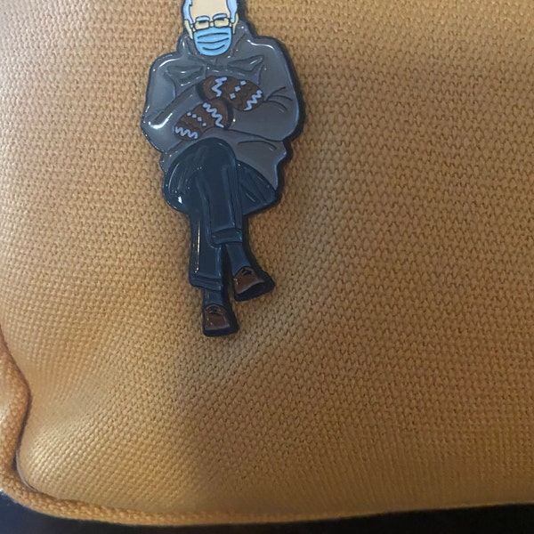 Bernie Sanders Mittens Meme Pin | Presidential Inauguration 2021 ...