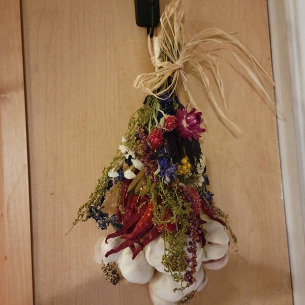 Small Organic Garlic and Chili Braid, Organic Homegrown Garlic Braid ...