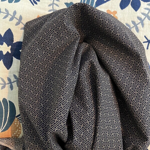 Japanese Tsuru Fabric Floral Pattern Red Background -50cm- Japanese ...