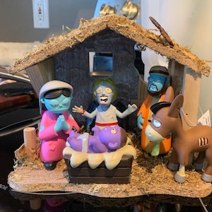 Zombie Nativity Set of 5 Figurines | Resin Christmas Decor | Funny ...