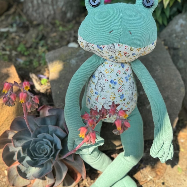 Stuffed Frog - PDF Sewing Pattern & Tutorial | Stuffed Animals | Plush ...