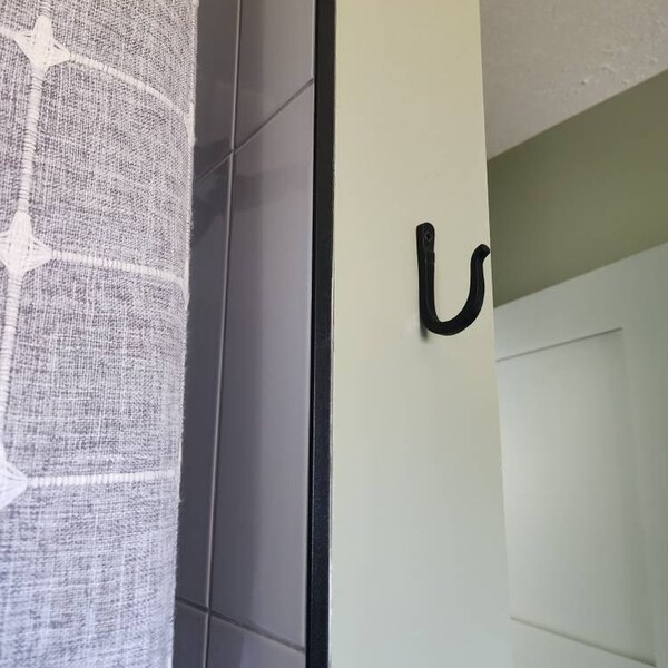 Rustic Cast Iron Coat Hooks (5 Pack) Wall Mounted Farmhouse Decor ...