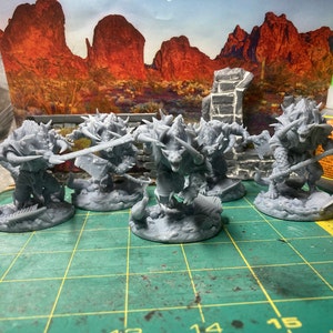 Akata Gnoll God Huge Miniature by Archvillain Games. - Etsy