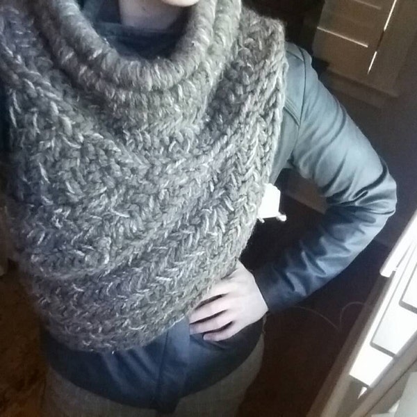 Post Apocalyptic Huntress Cowl for Women, Archer Vest, Shawl in Light ...