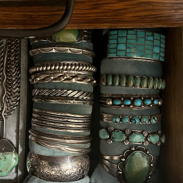 Velvet Bracelets Pillow, Bracelet Pillow, Jewelry Display Pillow ...