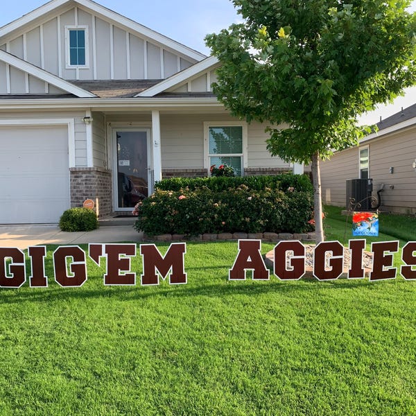 GIG 'EM AGGIES Yard Letters - Texas A&M University Aggies - Football ...