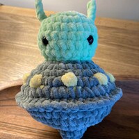 Weebee the Space Invader No Sew Crochet Pattern - Etsy Canada