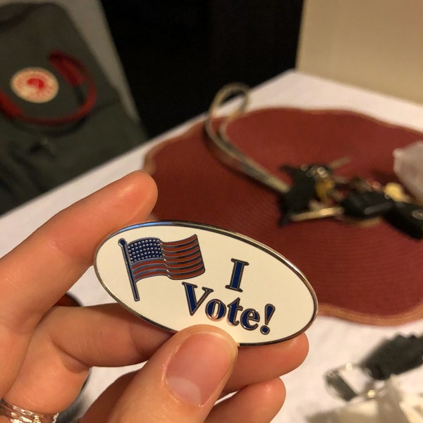 I Vote! Lapel Pin - Election Pin - Political Pin - Election Gift ...