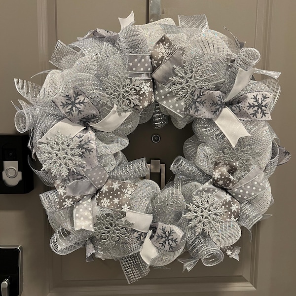 Winter Wreath, Snowflake Wreath, Winter Wreaths, Silver Wreaths, Winter ...