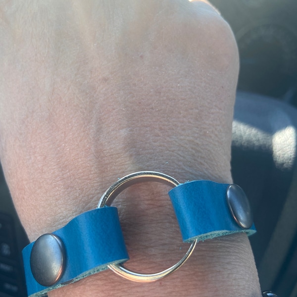 Gorgeous Widow Bracelet to Hold Your Loved One's Ring | Custom-fit ...