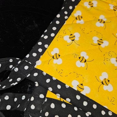 Set of Two Yellow, Black and White Bumblebees Bordered With Black and ...