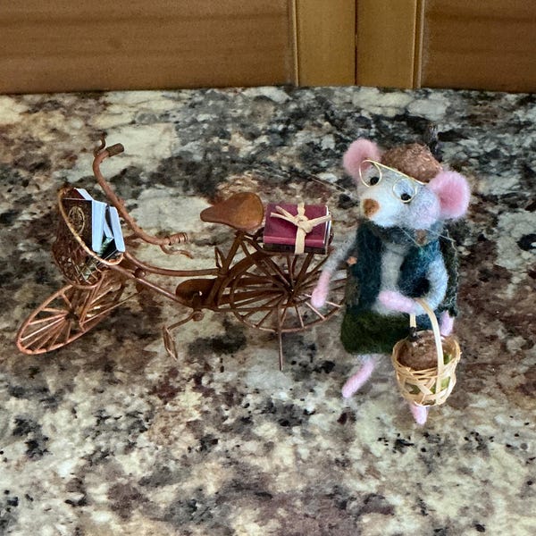 Needle Felted Small Gray Mouse With Acorn Cap and Wool Scarf, Dollhouse ...