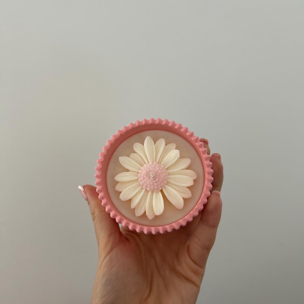 Handmade Soy Wax Daisy Flower Candle: Scented Gift - Etsy UK