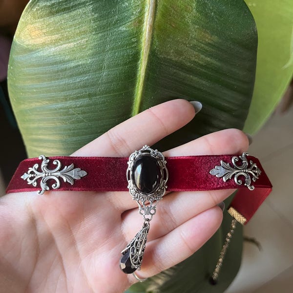 Black Gothic Punk Choker/shoulder Pads Decorated With Spikes and ...