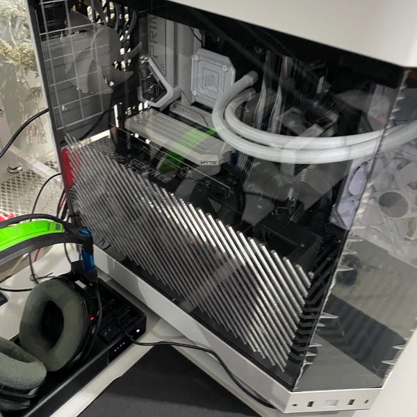 Hyte Y60 Custom Vented Side Panel - Etsy