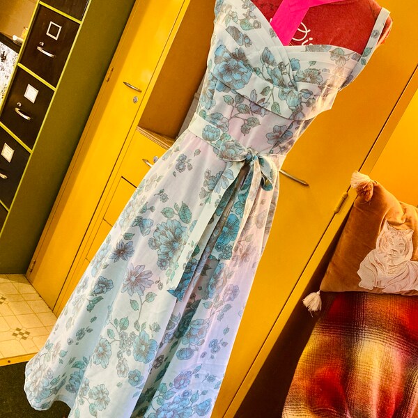 Misses Eight Panel Skirt, Bucket Hat, Kwik 3987 Sewing Pattern, Length ...