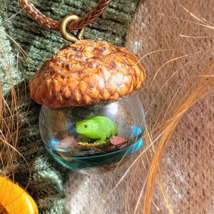 Acorn Mushroom Frog Terrarium Necklace Goblincore Necklace - Etsy