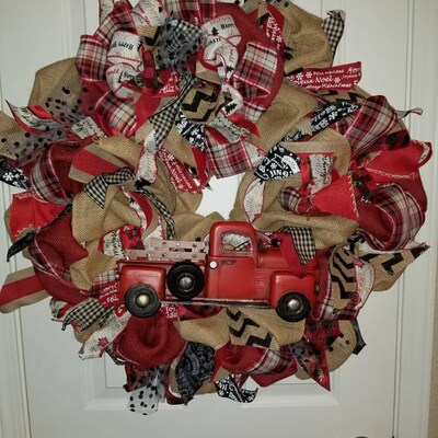 Deco Mesh Red Heart Wreath. Red Heart Decoration. Red Valentines Wreath ...