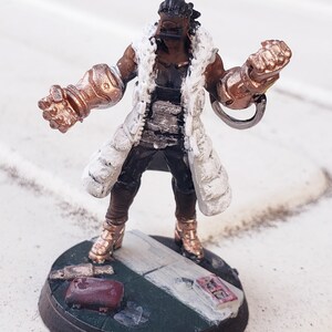 Shadow Dress / Cloak 40mm Miniature sculpted by C27 - Etsy