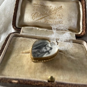 Handmade Coin Pill Box. A Small Box Made From Two US Quarter Dollar ...