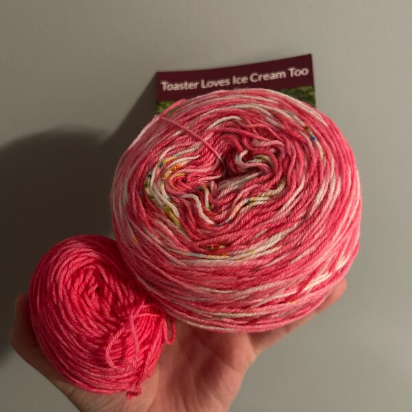 Toe Beans, Sock Club, 85/15 Superwash Merino/nylon Blend, 480 Meters ...