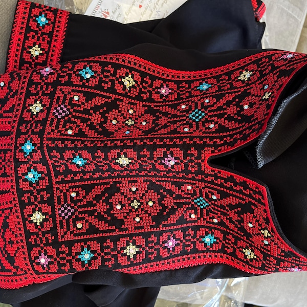 Tmen Thobe Gumbaz Kumbaz Palestinian Dabke Zaffa Wedding Dance With ...