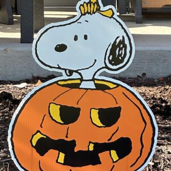 Lucy and Linus Halloween Yard Sign, Snoopy Mummy Halloween Yard Sign ...