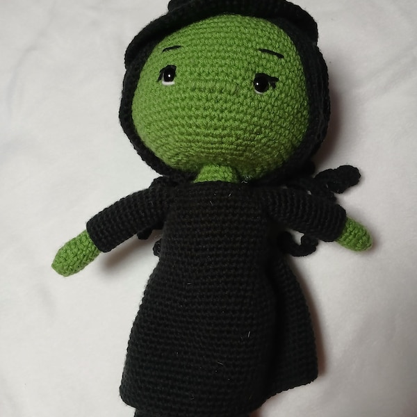 Elphaba Doll Amigurumi Crochet Pattern: Green Girl Fairy Tale Character ...