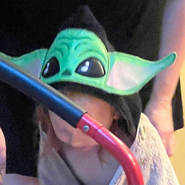 Green Alien Baby Peeker - Embroidery Design, Digital File, Hooded Towel ...