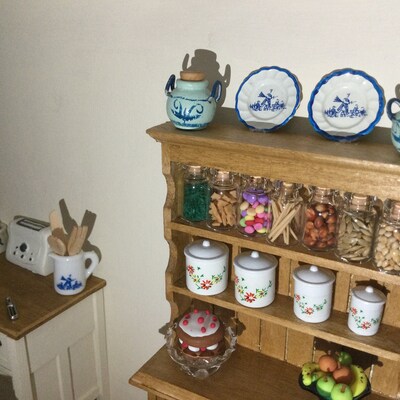 Step by Step Dolls House Furniture Projects in 1/12th Scale by Julie ...