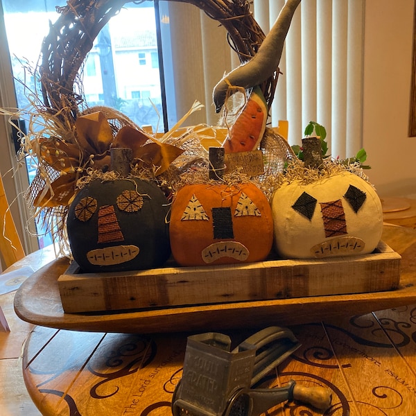Primitive Pumpkins in Wooden Crate ~ Primitive Halloween ~ Primitive ...