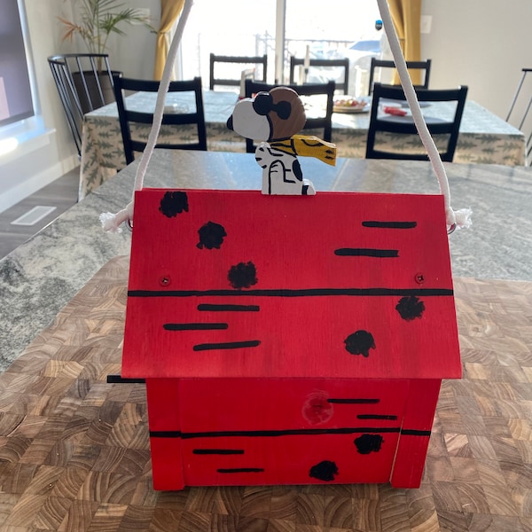 Snoopy Flying Ace Red Baron Dog House Birdhouse Handmade Bird Charlie ...