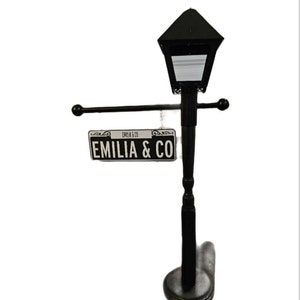 FRIENDS Themed Street Sign Lamp Post 21 Inch Centerpiece - Etsy