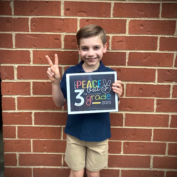 Last Day of 3rd Grade Printable - Peace Out 3rd Grade Chalkboard Sign ...