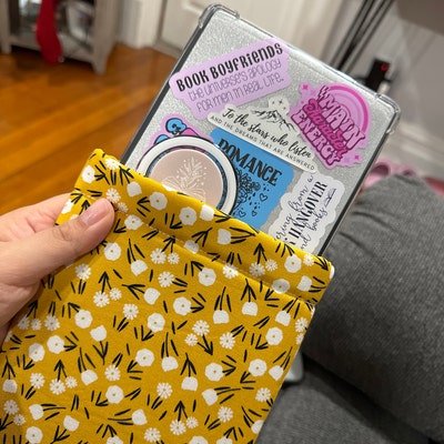 Kindle Paperwhite Sleeve Padded Friends Kindle Sleeve - Etsy