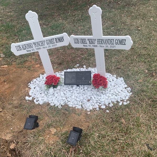Personalized, Weatherproof Roadside Memorial Cross 35" Tall - Etsy