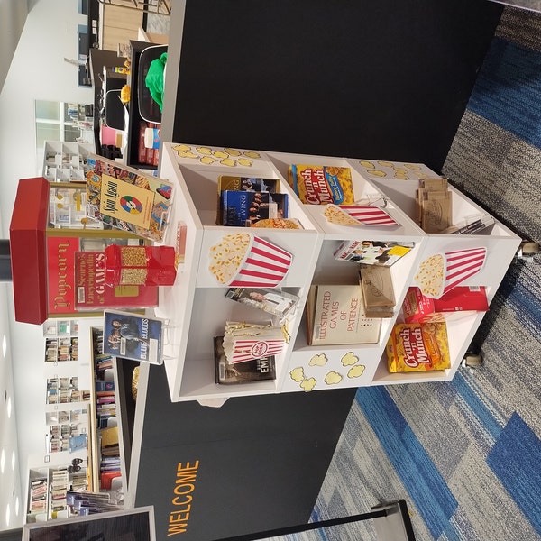 New Year Bulletin Board Kit, Popping Into a New Year Popcorn Bulletin ...