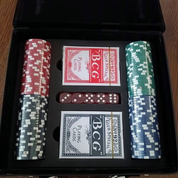 Personalized Poker Chip Set | Faux Leather Case, 100 Chips - Etsy