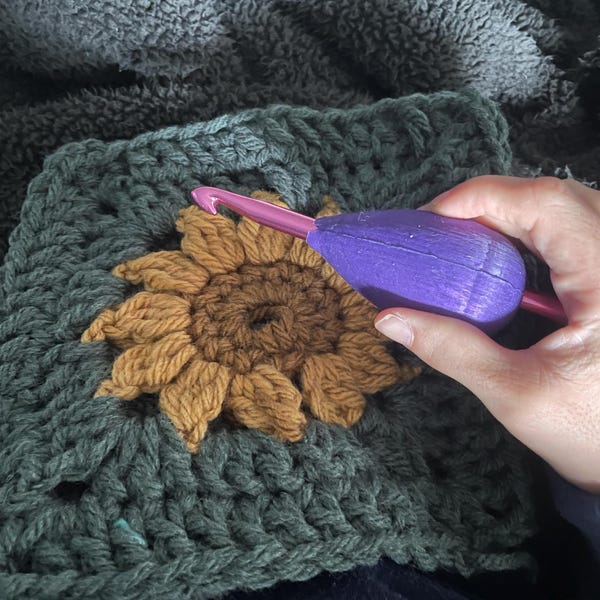 Crotchet Hook Grip, Squishy Grips, Ergonomic Crochet Handle, Ergonomic ...